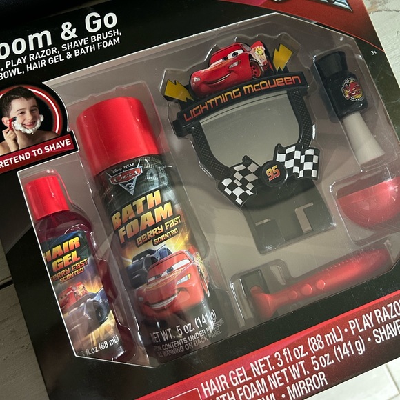 Disney | Toys | Disney Pixar Cars 3 Groom Go Play Set For Kids Berry ...